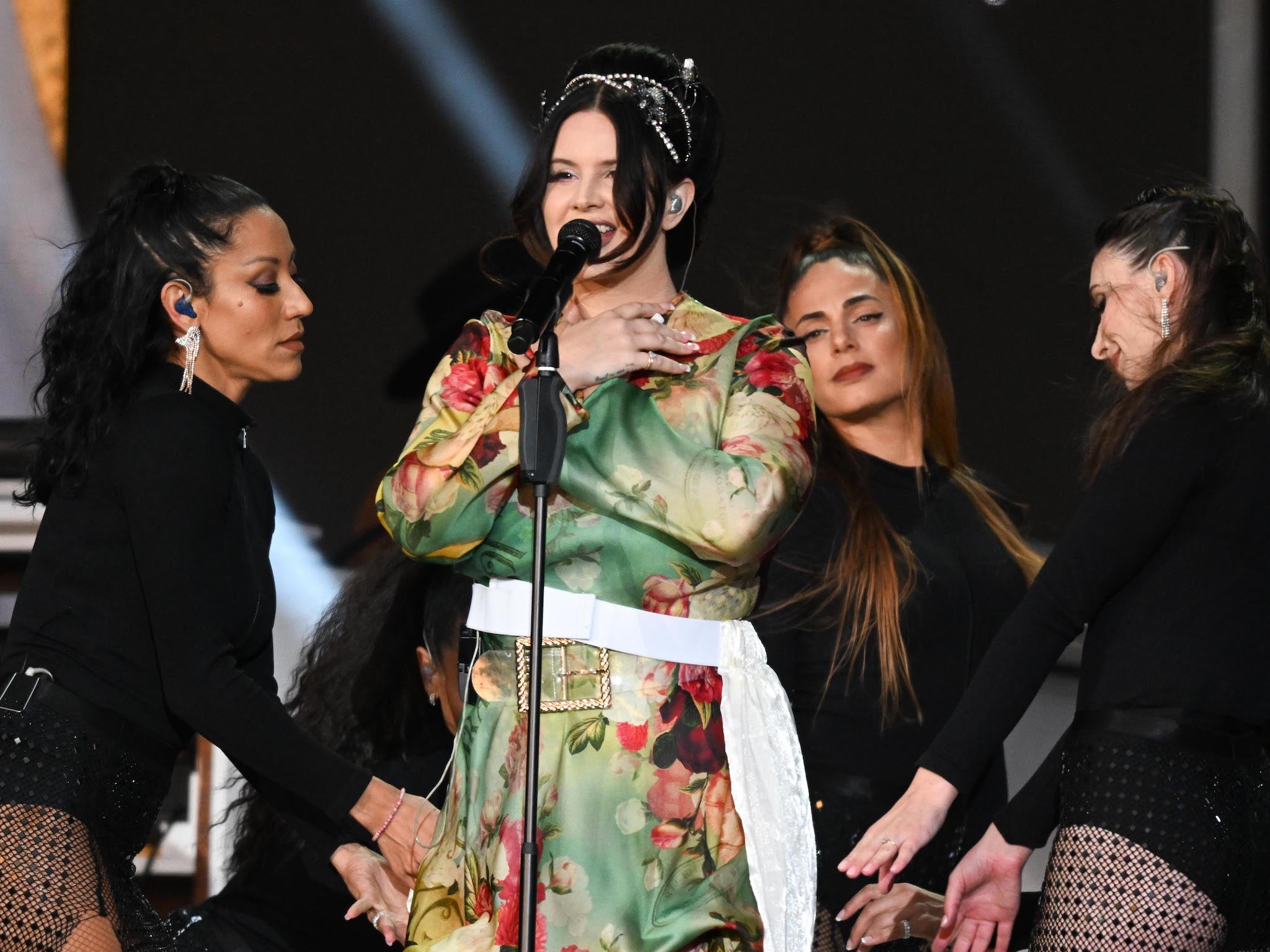 Lana Del Rey Is Now An Acclaimed Live Performer Surprised Base ATRL Lana Del Rey Is Now An Acclaimed Live Performer Surprised Base ATRL